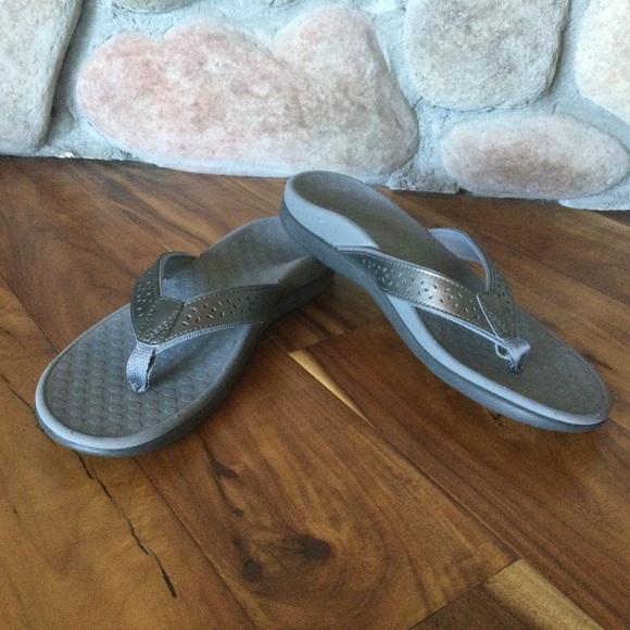 Vionic | Shoes | Vionic Tide Flip Flop Sandal Size 9 | Poshmark